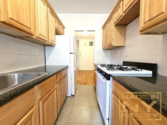 1 Bedroom Apartment for Rent at 43 30 46th Street #2S, New York, NY 11104 Long Island City