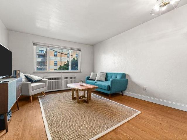 1 Bedroom Apartment for Rent at 5552 Covode Street #6, Pittsburgh, PA 15217 Squirrel Hill South