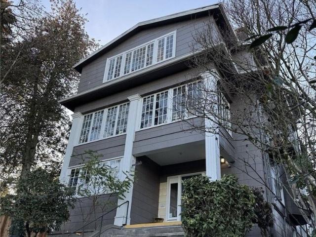 1 Bedroom Apartment for Rent at 5703 18th Ave Ne #3, Seattle, WA 98105 University District