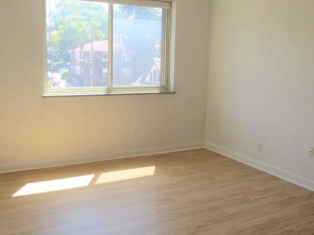 1 Bedroom Apartment for Rent at 5712 Phillips Ave #B6, Pittsburgh, PA 15217 Squirrel Hill South
