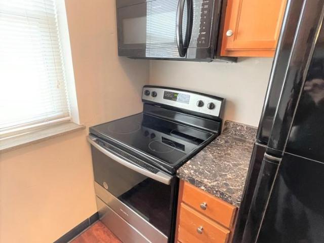 1 Bedroom Apartment for Rent at 5712 Phillips Ave #B8, Pittsburgh, PA 15217 Squirrel Hill South