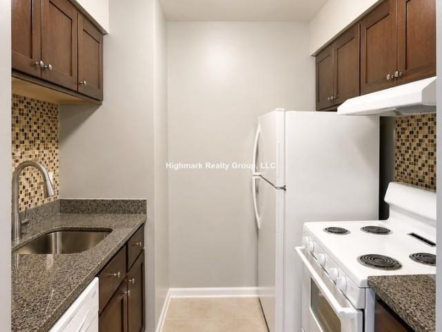 1 Bedroom Apartment for Rent at 5820 N Sheridan Rd #311, Chicago, IL 60660 Edgewater