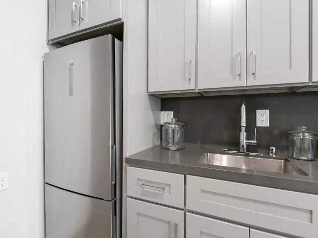 1 Bedroom Apartment for Rent at 5135 Marathon Street #3, Los Angeles, CA 90038 Hollywood Studio District