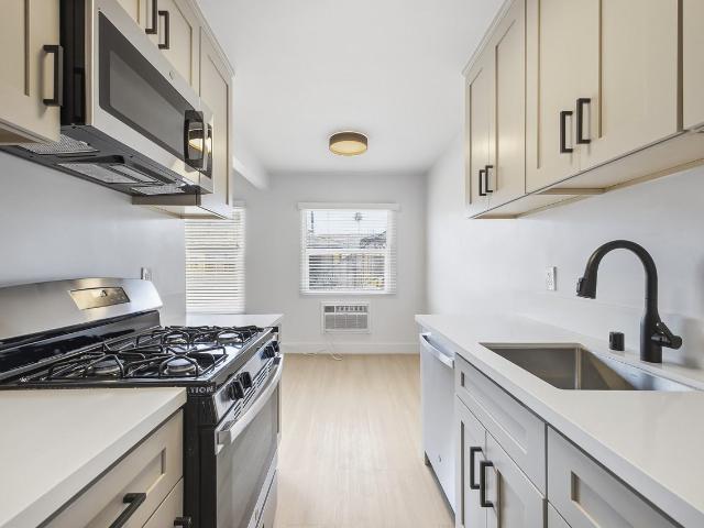 1 Bedroom Apartment for Rent at 6416 South Victoria Avenue #2, Los Angeles, CA 90043 Park Mesa Heights