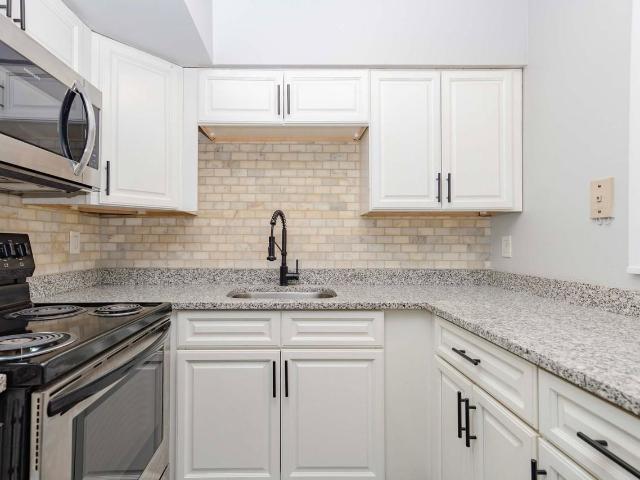 1 Bedroom Apartment for Rent at 6419 Montgomery Rd #B4, Cincinnati, OH 45213 Kennedy Heights
