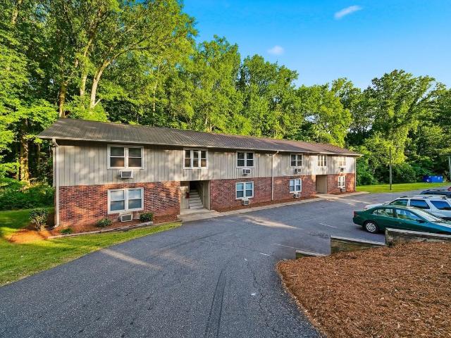 1 Bedroom Apartment for Rent at 655 7th Ave Sw #15, Hickory, NC 28602 Green Park
