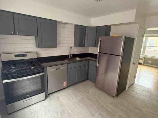 1 Bedroom Apartment for Rent at 6727 N California Ave #1W, Chicago, IL 60645 West Ridge