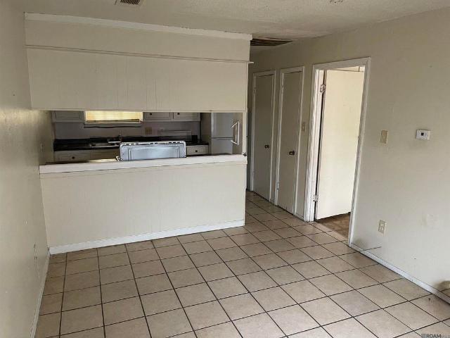 1 Bedroom Apartment for Rent at 6879 Cezanne Ave #A, Baton Rouge, LA 70806 Lobdell Woodale