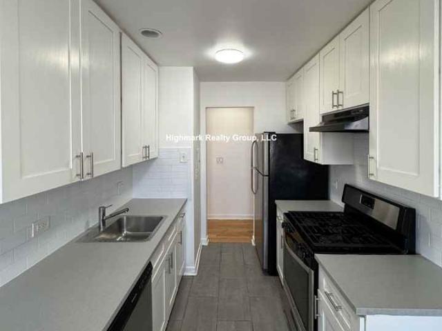 1 Bedroom Apartment for Rent at 6972 N Sheridan Rd #512A, Chicago, IL 60626 Rogers Park