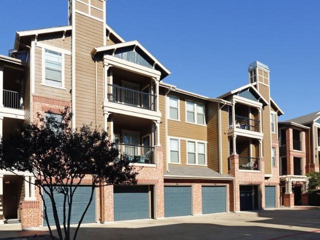 1 Bedroom Apartment for Rent at 6016 S Westmoreland Rd #428, Dallas, TX 75237 Redbird