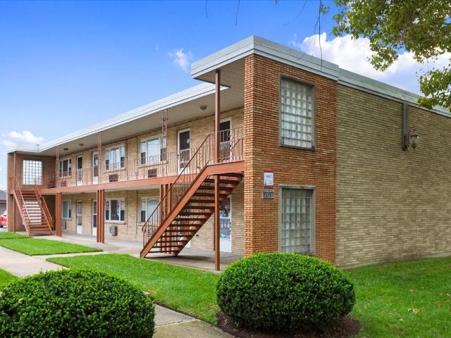 1 Bedroom Apartment for Rent at 6256 W 64th Pl #104, Chicago, IL 60638 Clearing