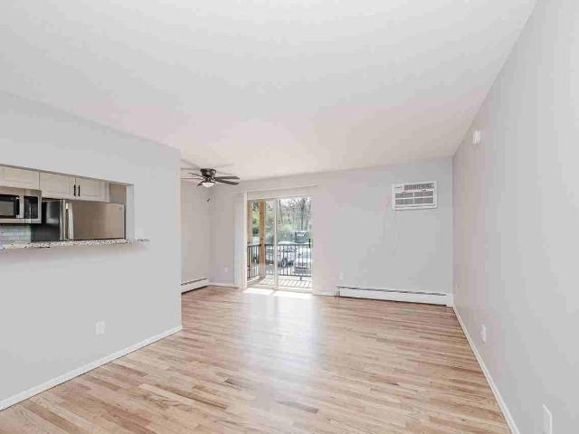 1 Bedroom Apartment for Rent at 6300 Montgomery Rd #8, Cincinnati, OH 45213 Pleasant Ridge
