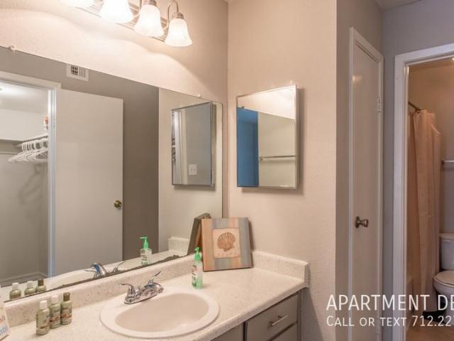 1 Bedroom Apartment for Rent at 6 7500 Pinemont Dr Houston #4256, Houston, TX 77040