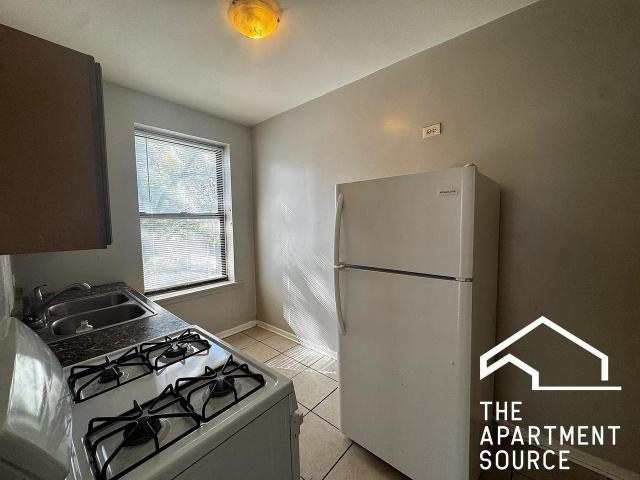 1 Bedroom Apartment for Rent at 7654 S Marquette Ave #2, Chicago, IL 60649 South Shore