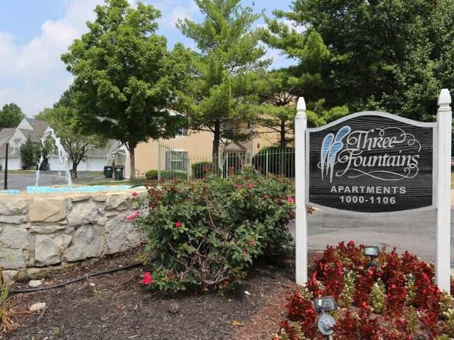 1 Bedroom Apartment for Rent at 717 W 101st Ter, Kansas City, MO 64114 Lea Manor