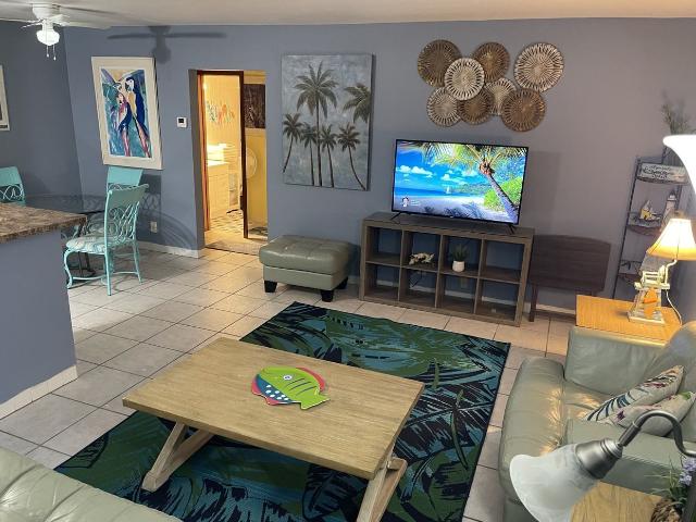 1 Bedroom Apartment for Rent at 727 Se 15th St #7, Fort Lauderdale, FL 33316 Harbordale