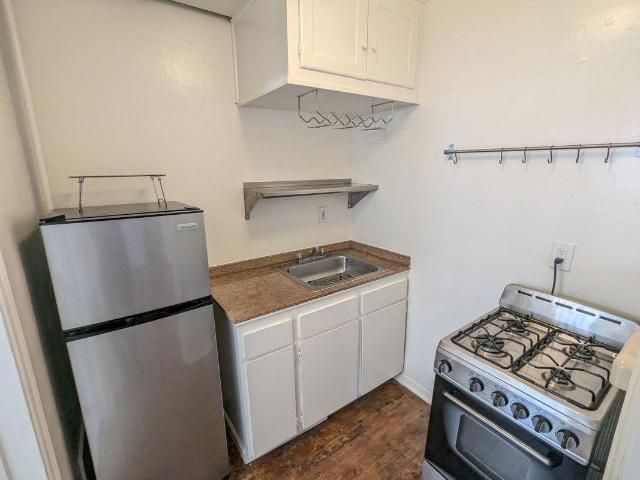 1 Bedroom Apartment for Rent at 729 N Edinburgh Ave #3/4, Los Angeles, CA 90046 Mid City West