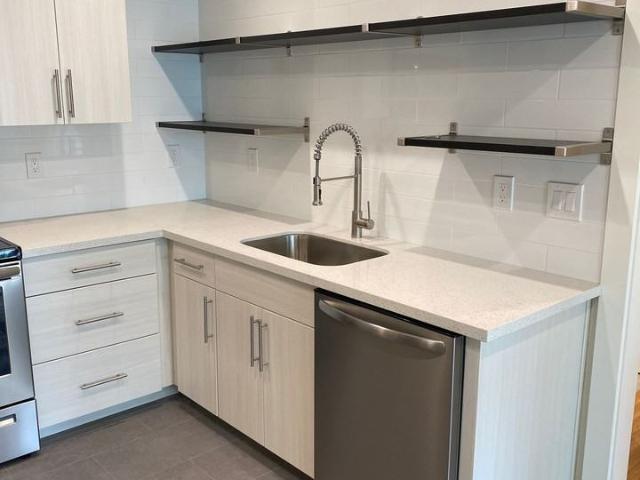1 Bedroom Apartment for Rent at 732 Ne Prescott St #3, Portland, OR 97211 King