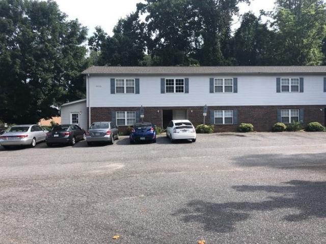 1 Bedroom Apartment for Rent at 842 7th Avenue Pl Sw #842, Hickory, NC 28602 Green Park