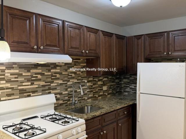 1 Bedroom Apartment for Rent at 8506 Waukegan Rd #M02, Morton Grove, IL 60053