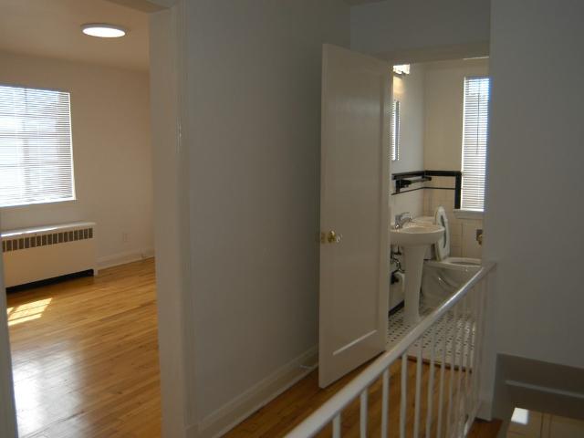1 Bedroom Apartment for Rent at 8517 Chestnut Oak Road #A, Parkville, MD 21234 Parkville