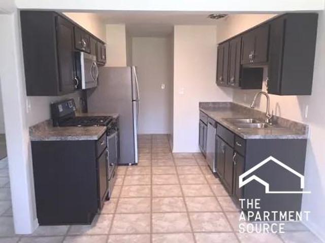 1 Bedroom Apartment for Rent at 8560 Niles Center Rd #15, Skokie, IL 60077