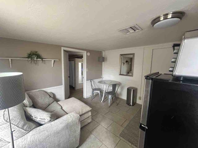 1 Bedroom Apartment for Rent at 8916 N 10th St #A, Phoenix, AZ 85020