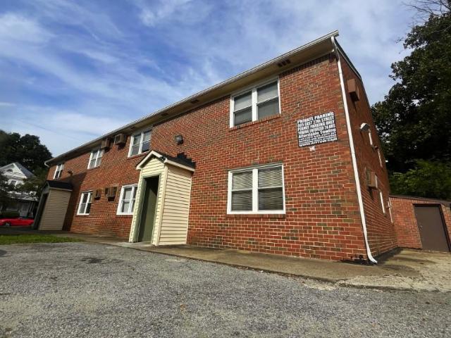 1 Bedroom Apartment for Rent at 805 East 27th Street, Norfolk, VA 23504 Villa Heights
