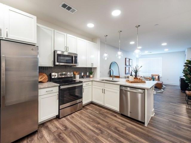 1 Bedroom Apartment for Rent at 8 W Jagged Ridge Cir, The Woodlands, TX 77389 Creekside Park