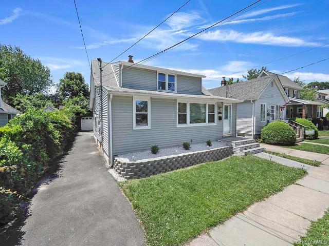 1 Bedroom Apartment for Rent at 8 Winthrop St #2, Lynbrook, NY 11563 Lynbrook
