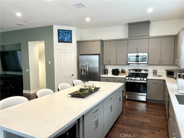 1 Bedroom Apartment for Rent at 945 East Mason Lane, Anaheim, CA 92805 Platinum Triangle