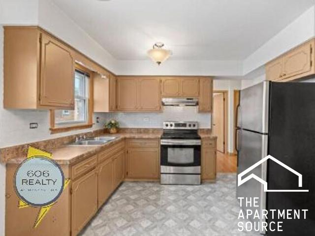1 Bedroom Apartment for Rent at 9465 Maple Dr #1A, Rosemont, IL 60018