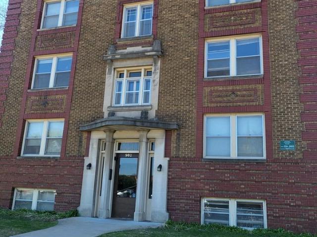 1 Bedroom Apartment for Rent at 902 Grand Avenue, St. Paul, MN 55105 Summit Hill