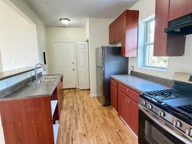 1 Bedroom Apartment for Rent at 9120 S Dauphin Ave Apt 3e #9120 3E, Chicago, IL 60619 Chatham