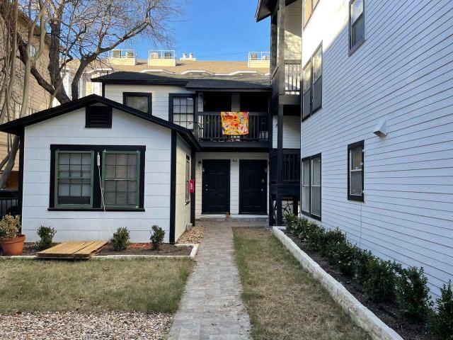 1 Bedroom Apartment for Rent at 912 W 22nd 1/2 St #I, Austin, TX 78705 West University