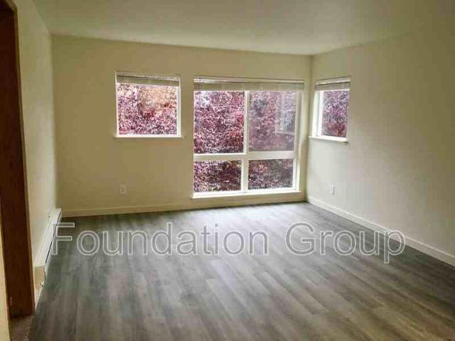 1 Bedroom Apartment for Rent at 916 N 104th St #B301, Seattle, WA 98133 Greenwood