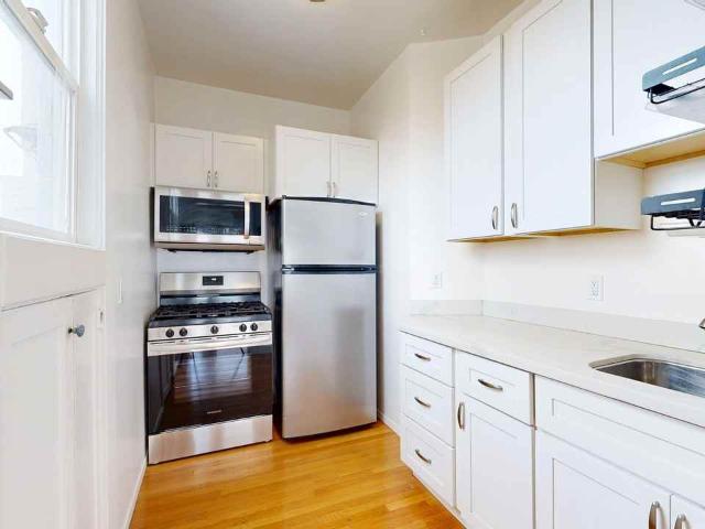 1 Bedroom Apartment for Rent at 920 Taylor St #8, San Francisco, CA 94108 Downtown