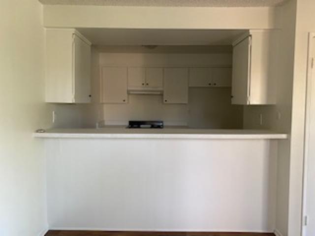 1 Bedroom Apartment for Rent at 931 N Highland St #27, Orange, CA 92867