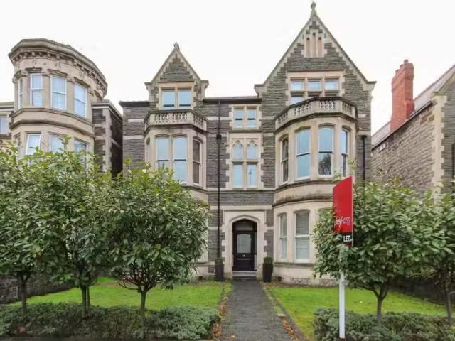 1 bedroom apartment for rent in Magnolia, Cathedral Road, Pont.
