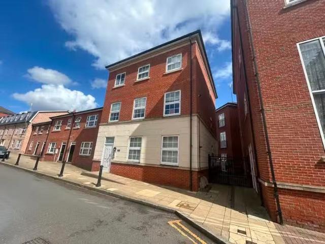 1 bedroom apartment for rent in Main Street, partens Heath, B9.