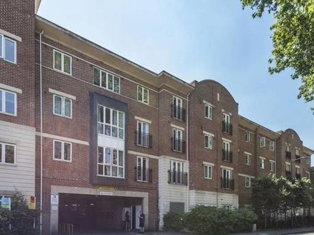 1 bedroom apartment for rent in Maidenhead Surrey SL6