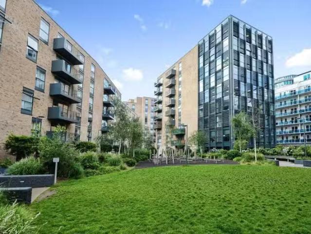 1 bedroom apartment for rent in Masters Court, Lyon Road, Harr.