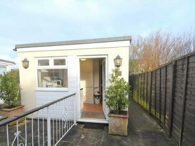 1 bedroom apartment for rent in Maple Crescent Newbury Berkshire RG14