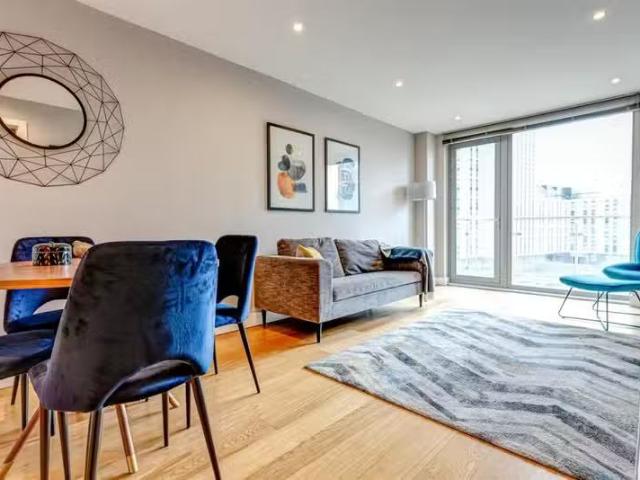 1 bedroom apartment for rent in Meridian Plaza, Bute Terrace.