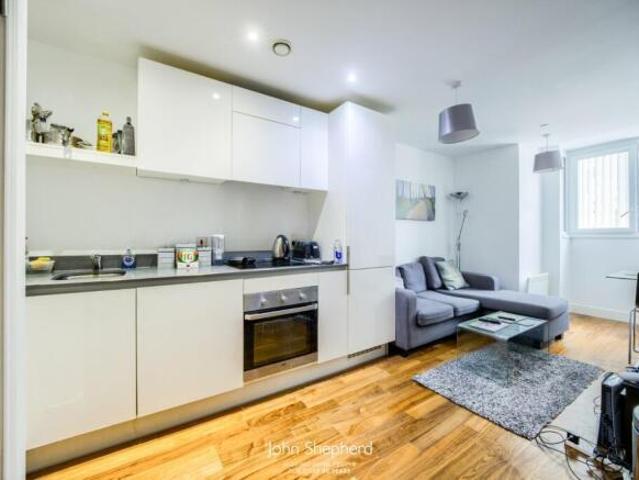 1 bedroom apartment for rent in Metropoltian House, B16