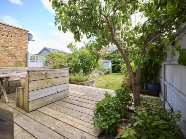 1 bedroom apartment for rent in Mildenhall Road, London, E5