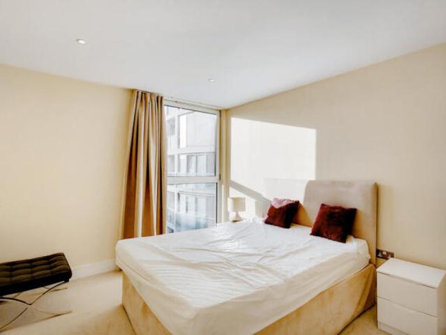 1 bedroom apartment for rent in Millharbour, London, E14