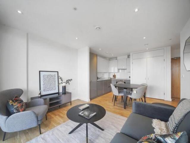 1 bedroom apartment for rent in Mira House, E20