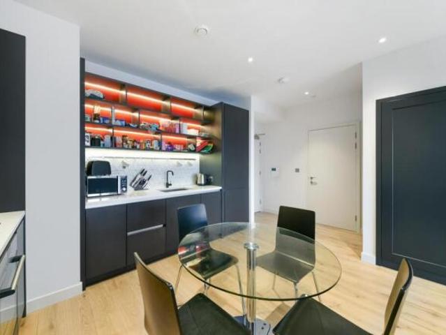 1 bedroom apartment for rent in Modena House, London City Island, London, E14
