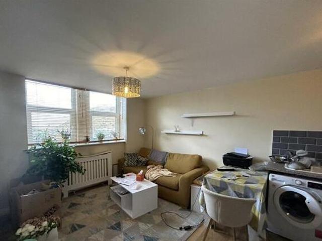 1 Bedroom Apartment For Rent In Morley